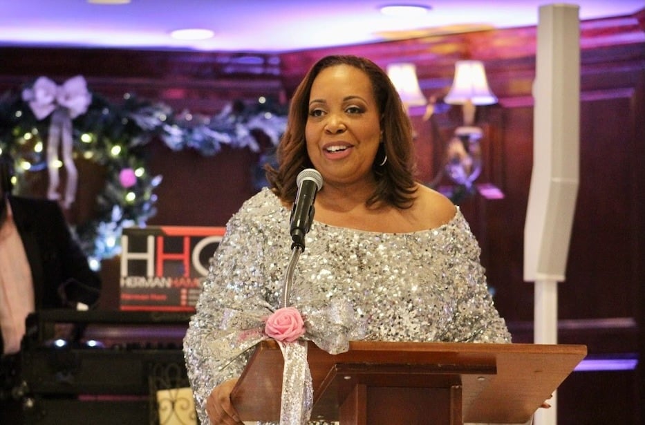 New Haven AKAs Sparkle At 60