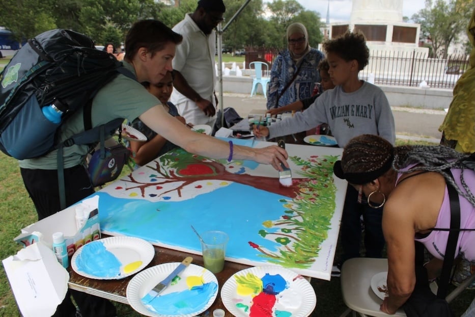 An Artist Helps Spark Overdose Awareness On The Green
